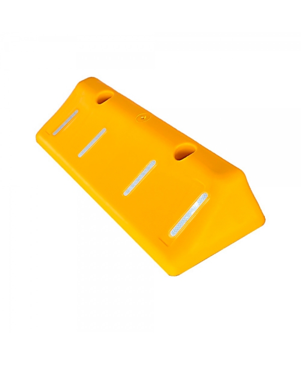 Yellow parking curb
